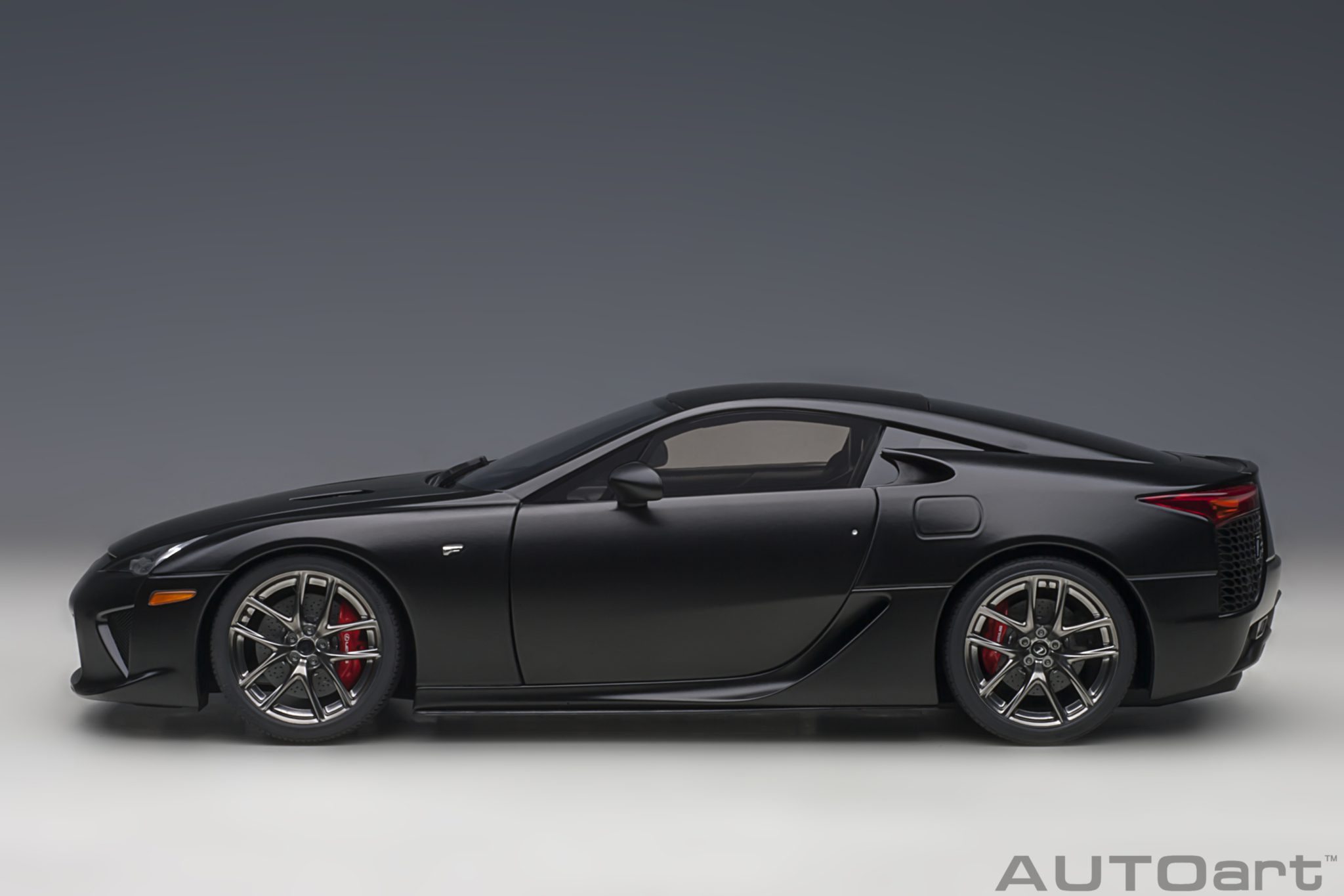 Lexus LFA (Matt Black) | AUTOart